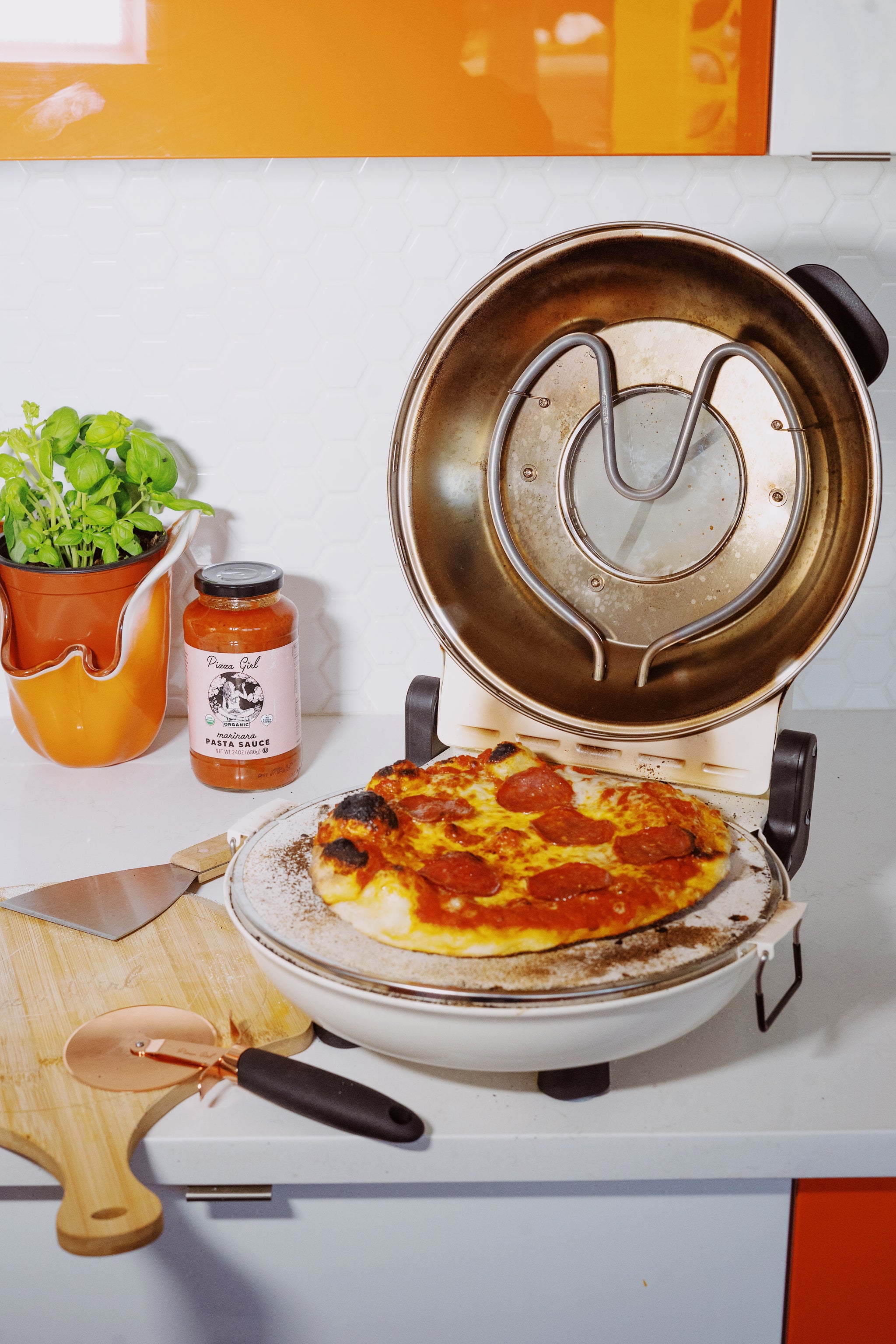 THE PIZZA GIRL PIZZA GRILL- VINTAGE VANILLA – Pizza Girl Inc,
